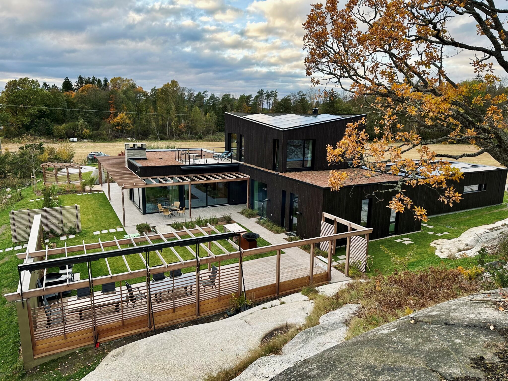 Moderne og funksjonell villa med Superwood kledning